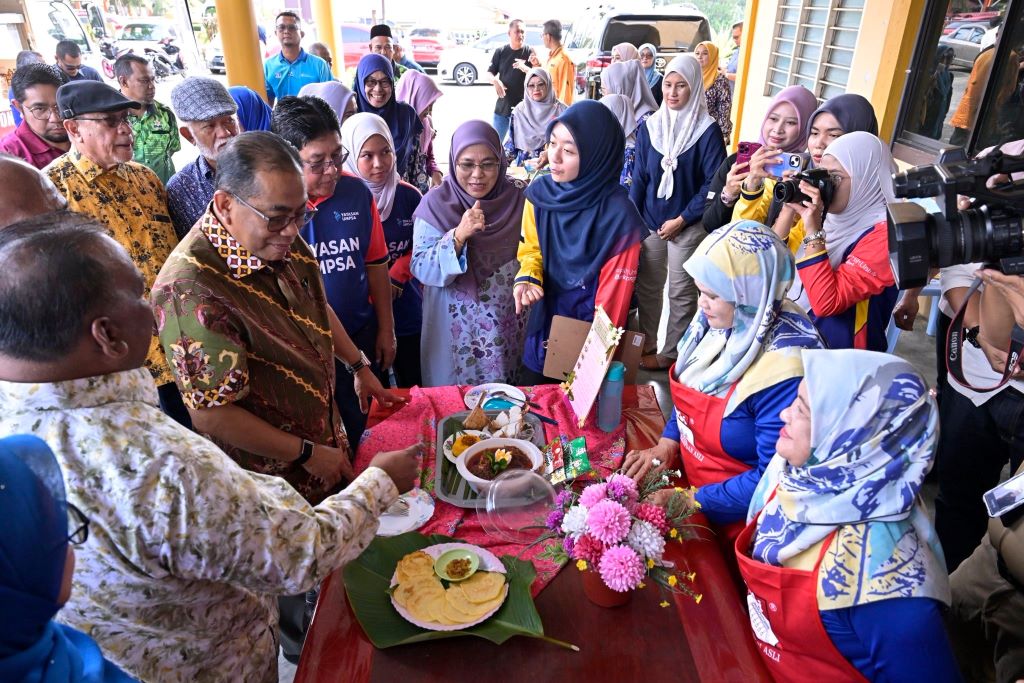 Kembara Lestari UMPSA santuni Komuniti Gugusan Felda Lok Heng sokong SDG | UMPSA News